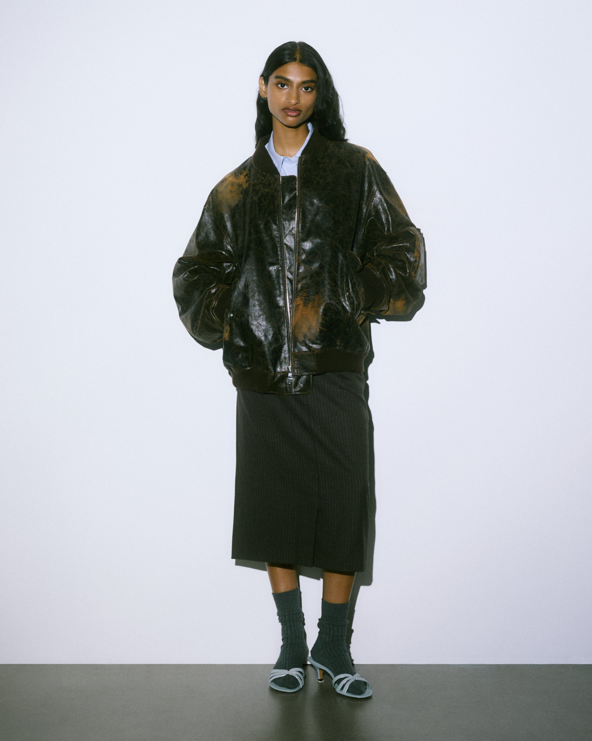 Bomber jacket in craquelè-effect nappa leather, lined. Brown - Moro